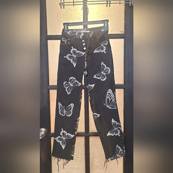 PacSun | Jeans | Euc Pacsun Butterfly Highwaisted Cropped Straight Leg ...